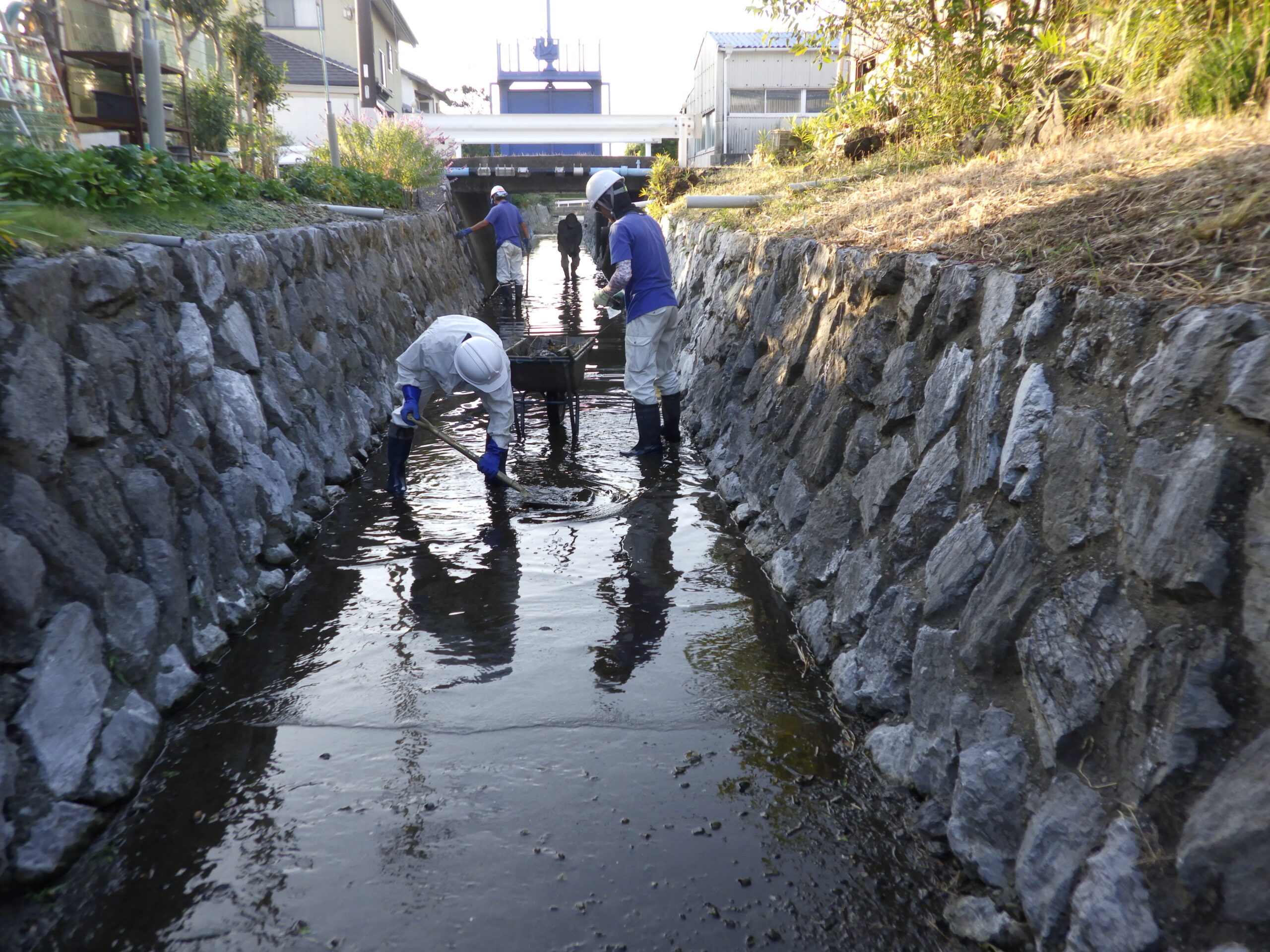 宇布見92号排水路 浚渫 11/15 – 有限会社浜名クリー｜浜松市の産業廃棄物・一般廃棄物収集運搬